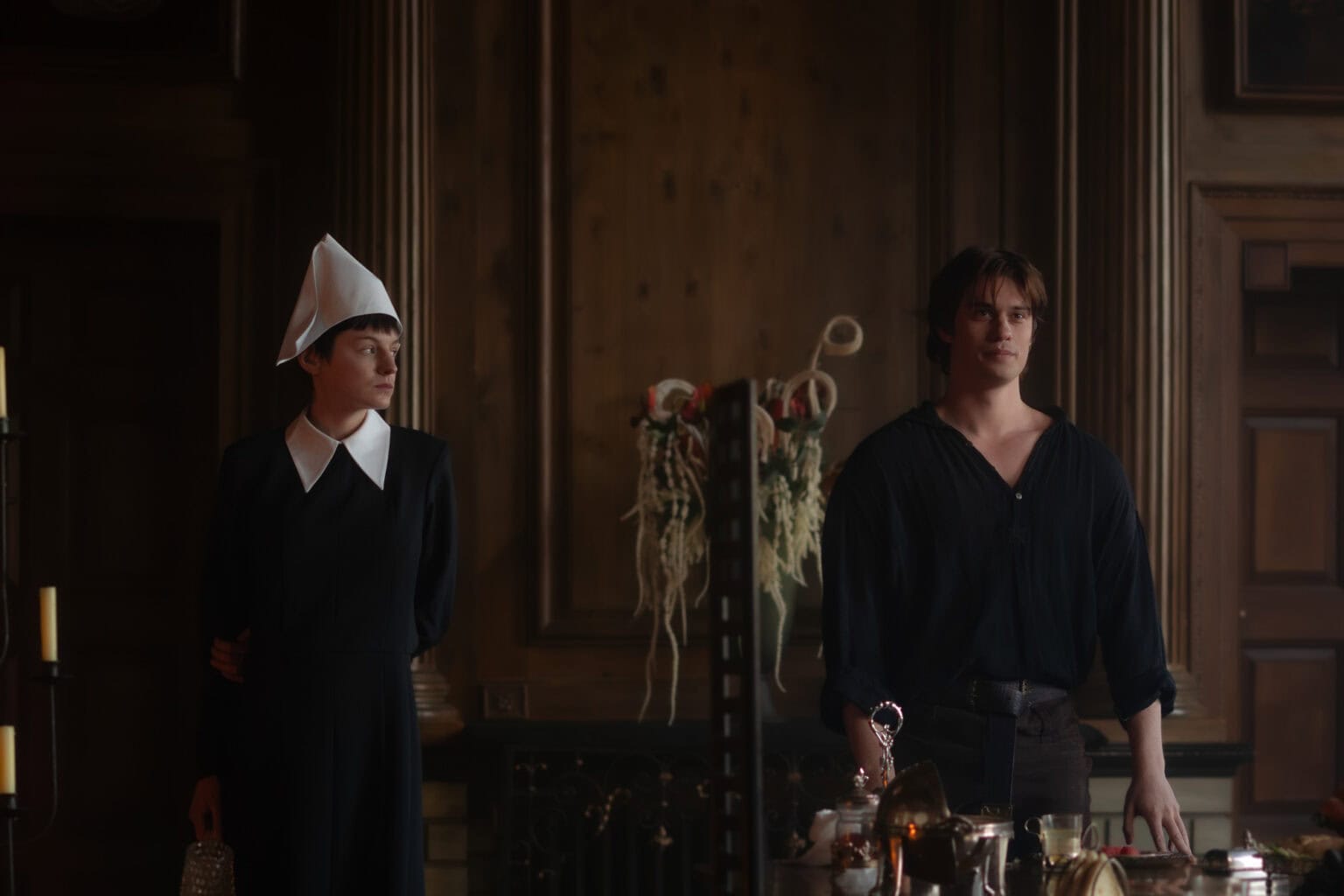 Emma Corrin as Hero and Nicholas Galitzine as Manfred in 100 Nights of ...