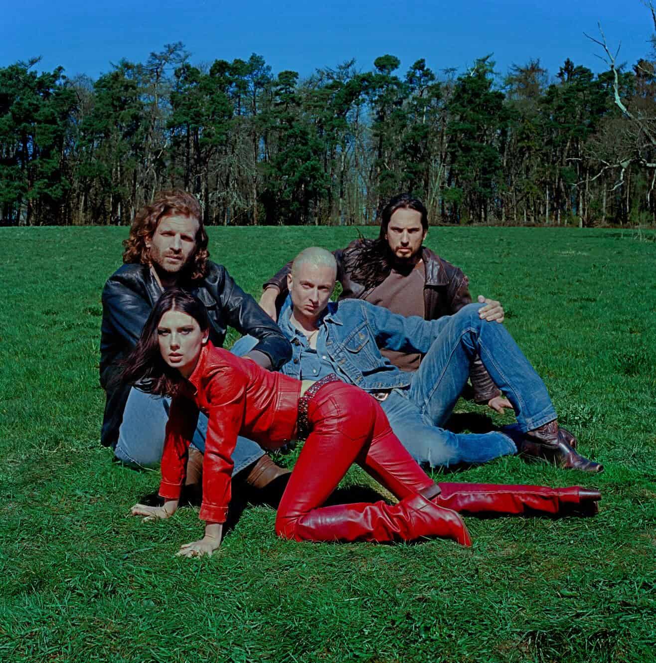 Wolf Alice announce major label debut "The Clearing;" share lead single ...