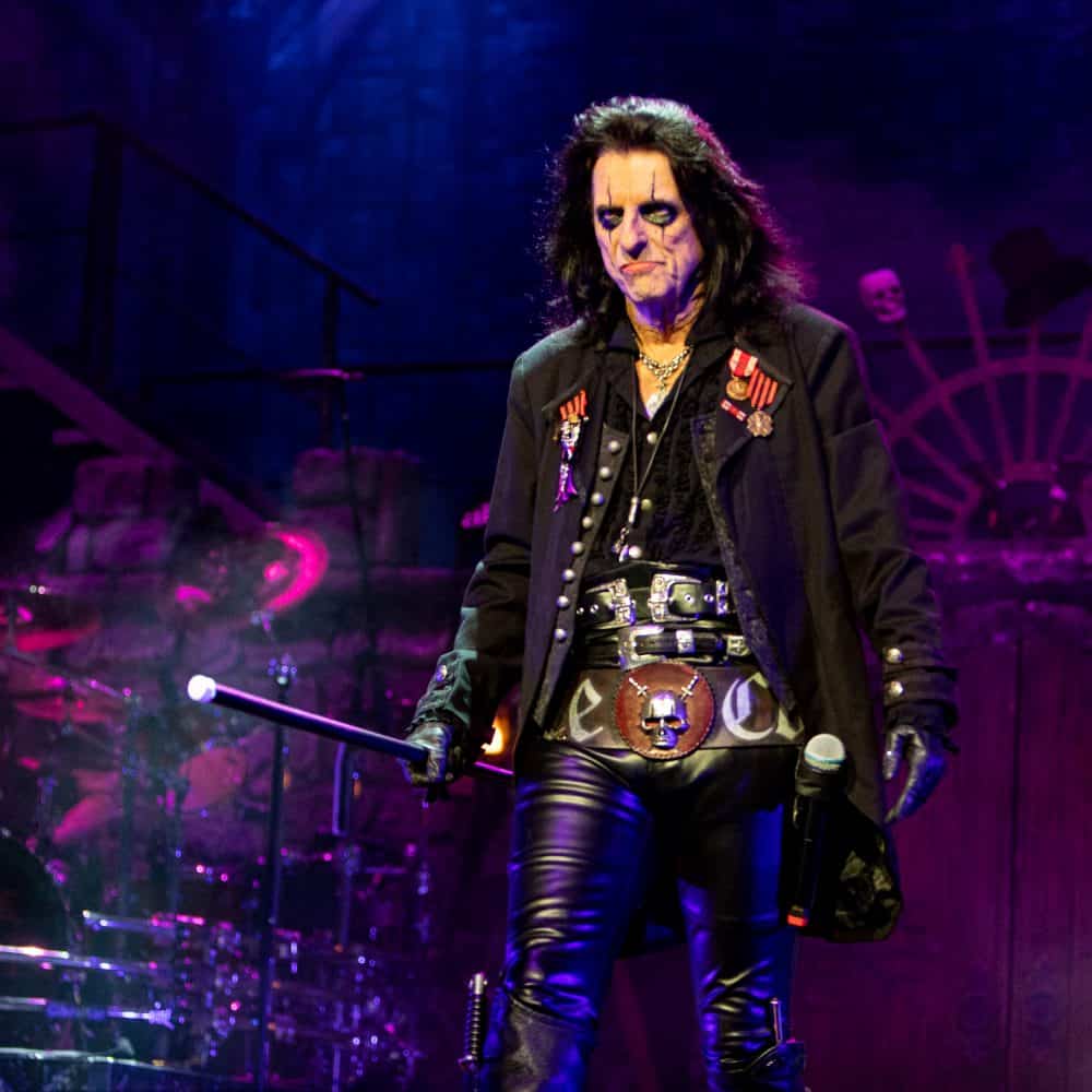 Live Review: Alice Cooper at Leeds Arena [1st June 2022] - Soundsphere ...