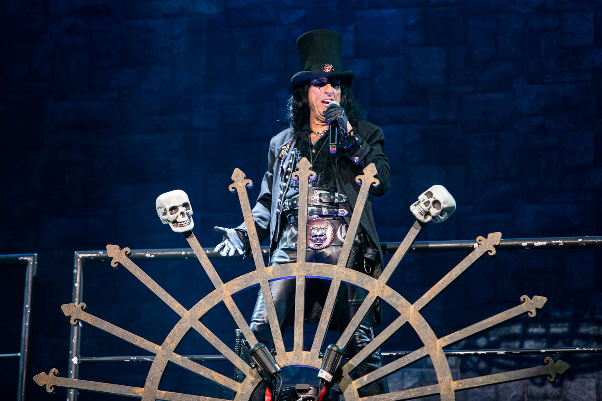 Live Review: Alice Cooper at Leeds Arena [1st June 2022] - Soundsphere ...