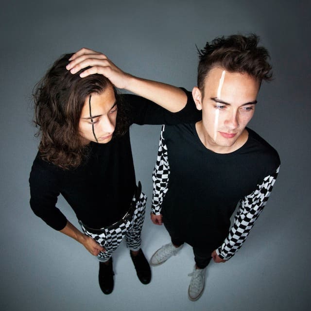 Listen: Negative 25 - 'Famous?!' - Soundsphere magazine