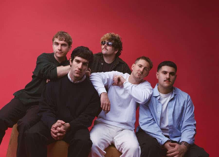 Militarie Gun share new single "Throw Me Away"